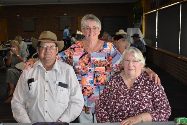 Country muso's create toe tapping fun | Limestone Coast Today